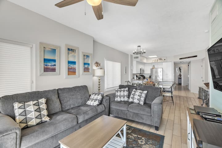 3 Bedroom/3 Bath: Beach Condo - Orange Beach, AL