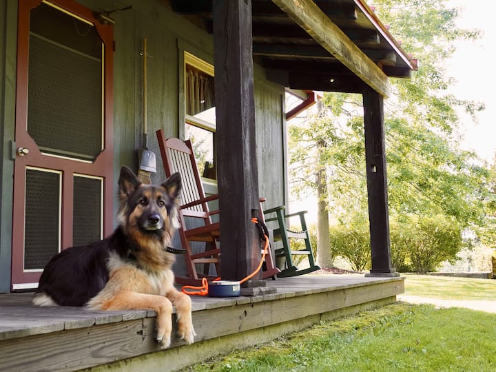 Uniontown Cottage With Breakfast & On-site Winery - Nemacolin, PA