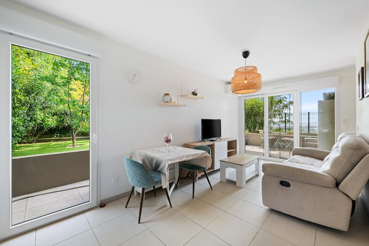Magnifique 2 P Avec Piscine & Parking - Vue Mer - - Saint-Laurent-du-Var