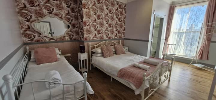 Lilyrose Hotel Whitby - Deluxe Double (Room 6) - Robin Hood's Bay