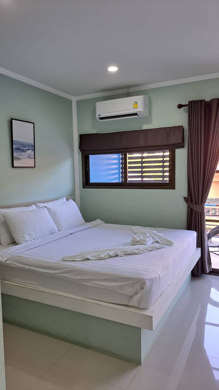 Standard King Room @ J & Ariya Hotel - Ko Samui