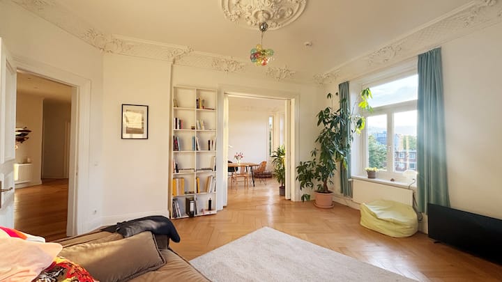 Helle Altbauwohnung 5,5 Zimmer , 3 Schlafzimmer - Hamburg