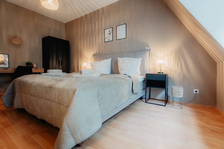 *Big City* Relax In Peace & Quiet Under Cody Roof - Leipzig