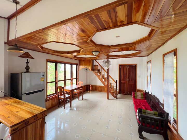 Hilltop Cozy Home | Peaceful Stay Near Old Town - Luang Prabang