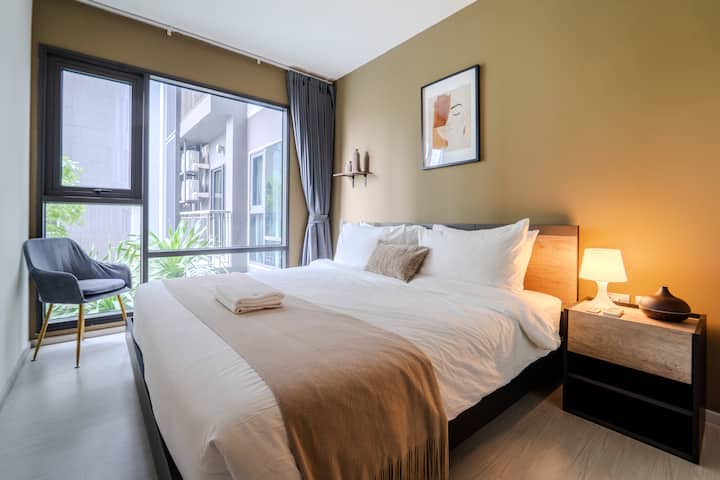 5 Star Sukhumvit Condo Infinity Pool Gym Sauna - Bangkok