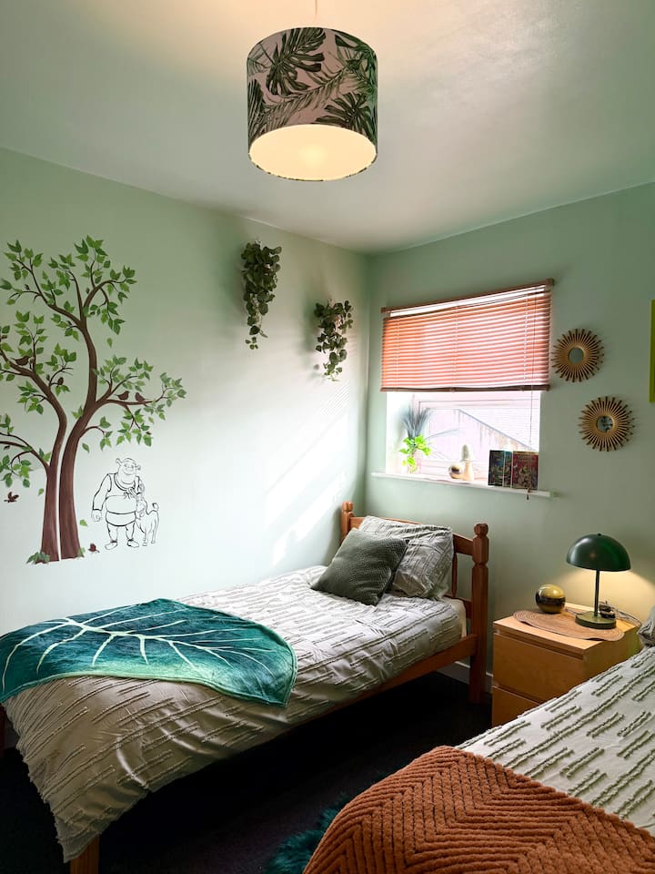 Winter Gardens Large Modern Home - Blackpool