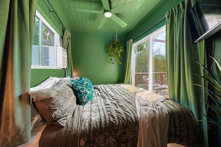 Stunning Atx Retreat-king Bed, Firepit, Private - Austin, TX