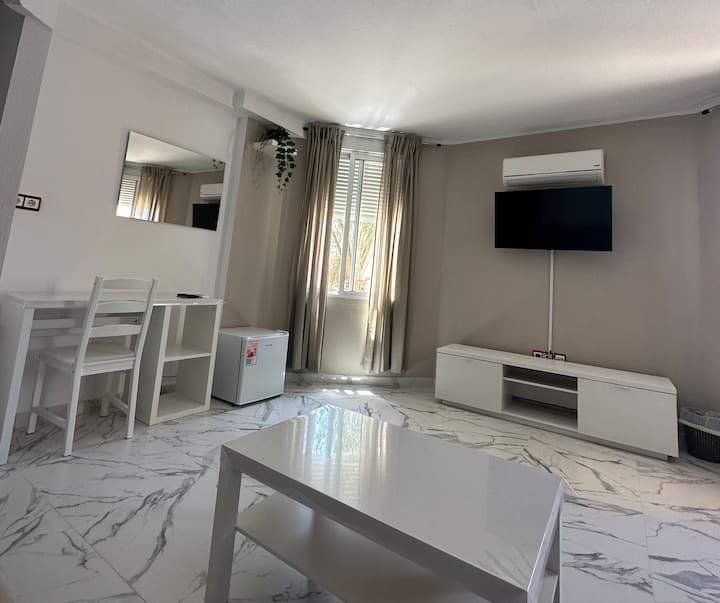 Habitación Familiar De Hotel En Vélez-málaga - Vélez-Málaga