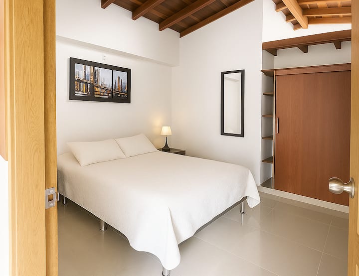 Hermoso Apartamento Independien, Cerca Al Tranvía - Colombia