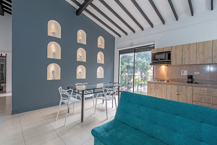 3 Hab · Deco Moderno · Wi-fi 300 Mb · 5 Min La 70 - Medellin, Antioquia, Colombia