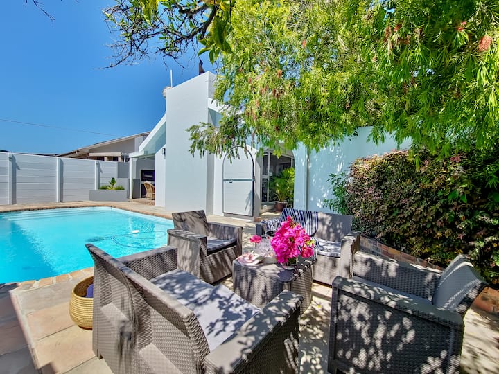 Three Bedroom Family Home With Pool Near Beach - Somerset West