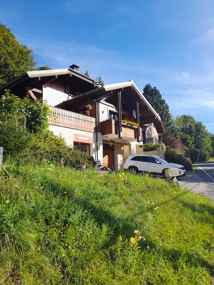 Chalet With Great Views/hot Tub - Les Gets