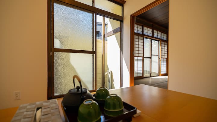 京都冈崎独栋日式花园别墅，免费车位，步行至地铁、南禅寺5分钟，至衹园15分钟。 - Kyoto