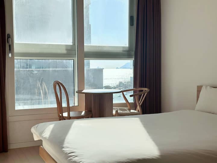 |S02|#엘시티와해변 1분#넷플릭스#호텔같은에어비앤비#출장여행#취사가능 - Busan