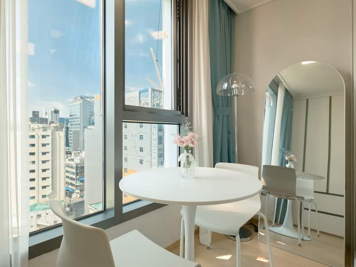 [앤더홈 명동_602]최대4명ㅣ트리플역세권 | 역도보3분 | 서울여행 추천숙소 - Seoul