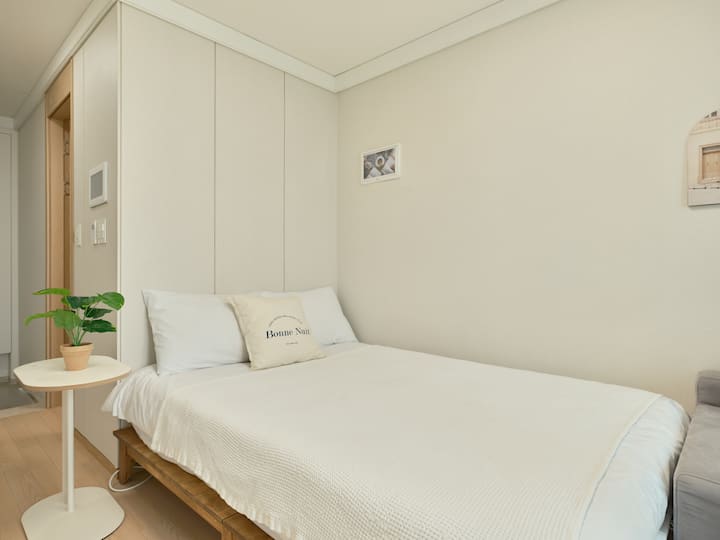 [&Home M206] 명동 | 최대4명ㅣ트리플역세권 | 역도보3분 | 서울여행 - Seoul