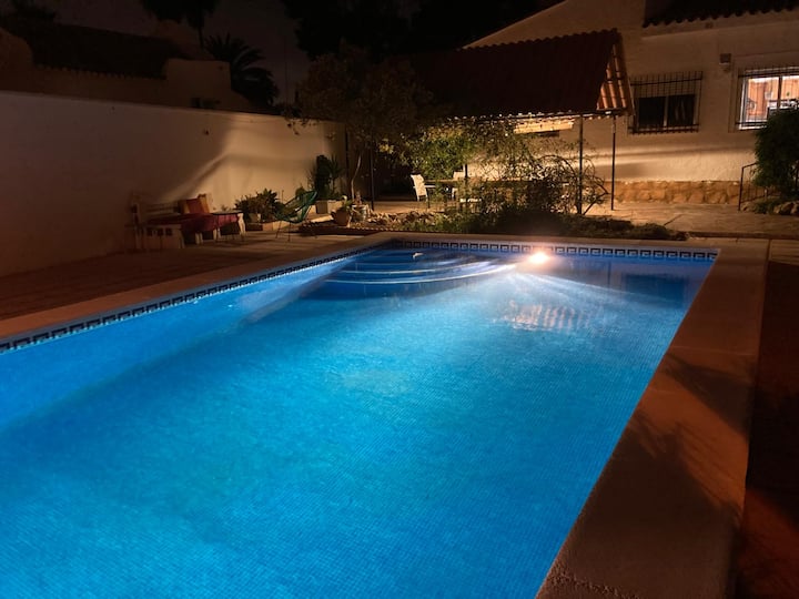 Chalet Con Piscina Privada En L'eliana - Llíria