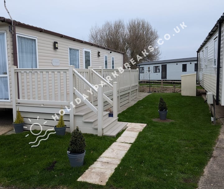 Large 2 Bedroom Static Home @ Seal Bay, Selsey - Bracklesham Bay