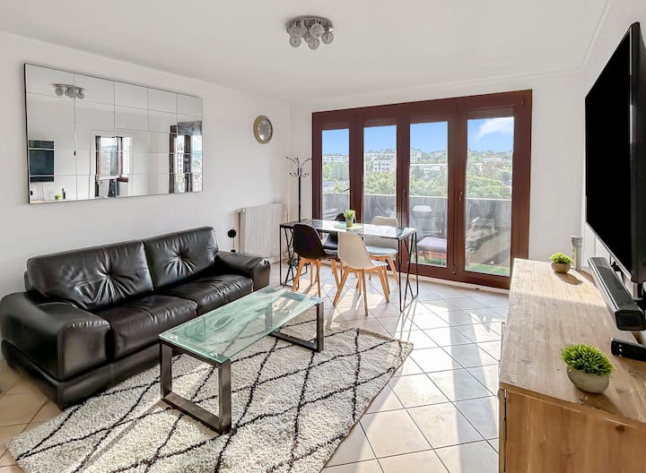 Appartement Lumineux, Balcon, Proche Transports - Fontenay-sous-Bois
