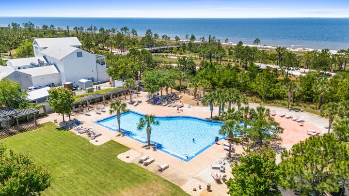 Pet-friendly, 2 Pools, Beach Access, Sleeps 14! - Port St. Joe