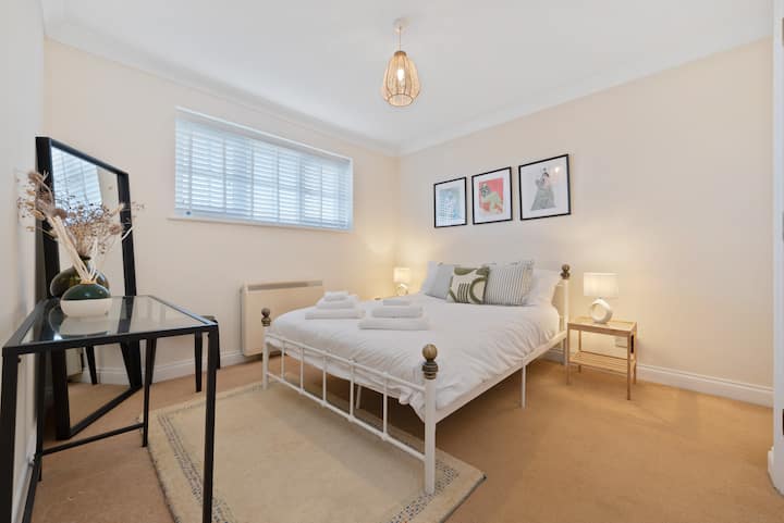 Central, Stylish Short Term Let. - Maidenhead