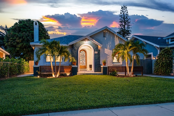 Wpb House Near Beach | Yard, Comfort & Charm - Palm Beach Zoo, West Palm Beach
