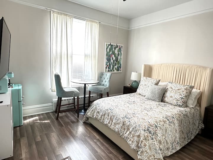 Broadmoor Studio 429 - San Francisco, CA