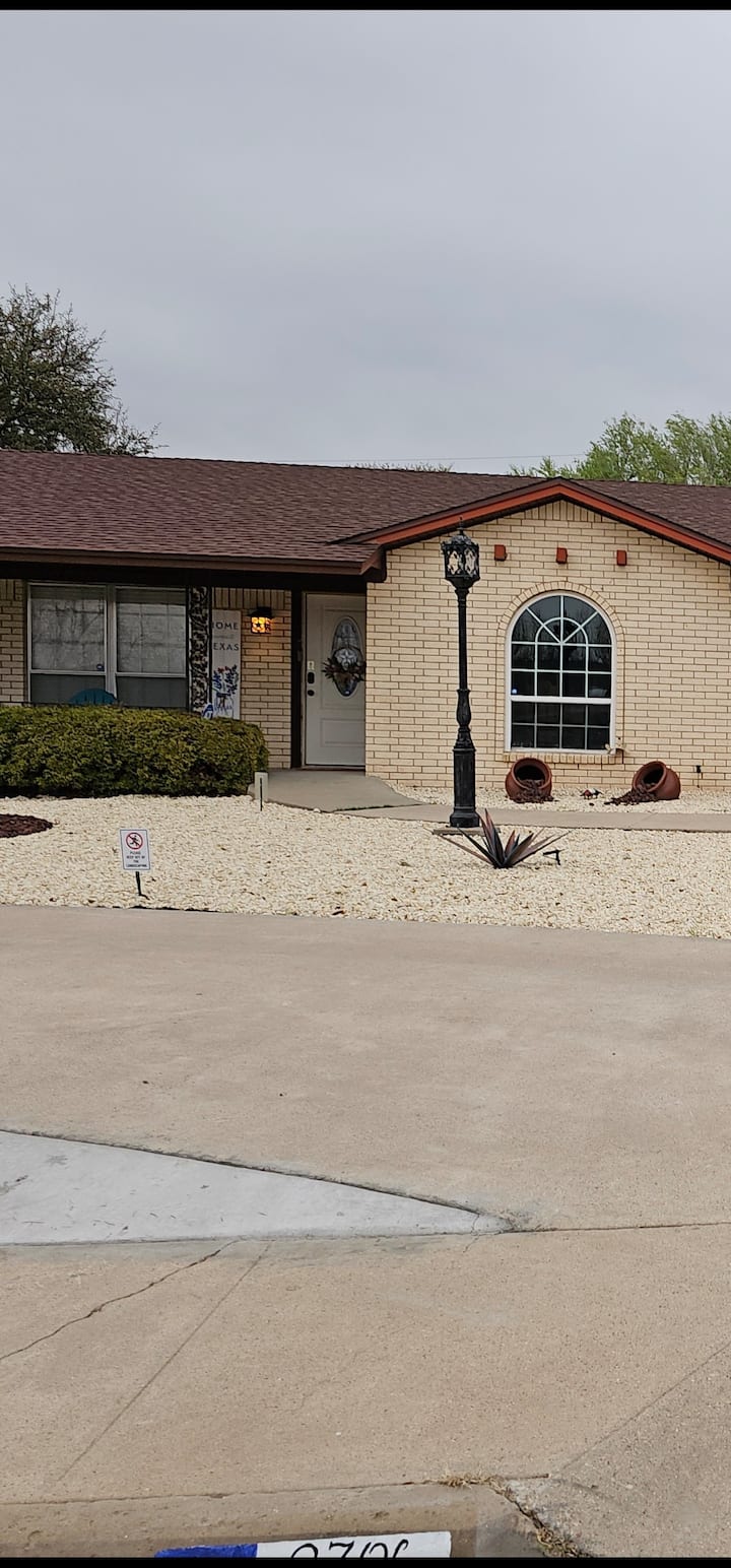 Coronado's Rustic Texas Retreat - Big Spring State Park, Big Spring