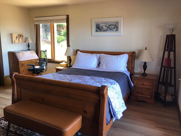 Ocean View Large Private Bedroom/private Bath #2 - Monterey, CA
