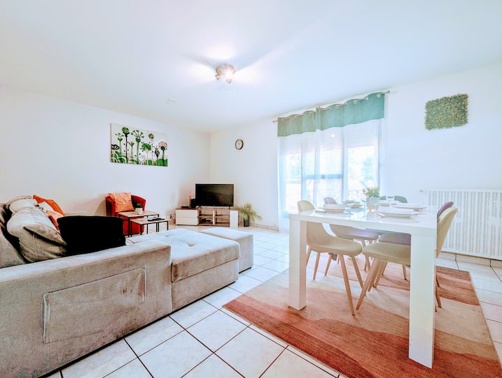 Budget Spacious Apart With Terrace - Mantes-la-Jolie