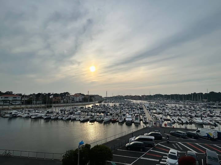 Jolie Vue Pour Ce Studio Sur Le Port De Capbreton - Plage Naturiste d’Hossegor
