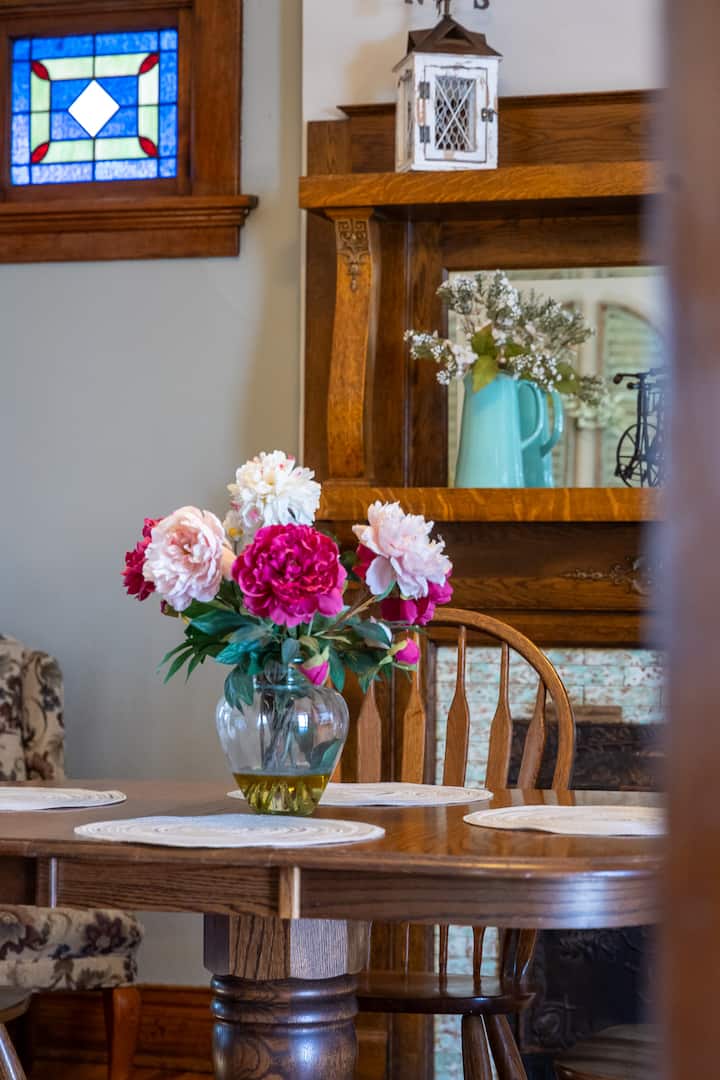 Olde Town Gem To Red Rocks, Denver, Rocky Mtns. - 阿瓦達