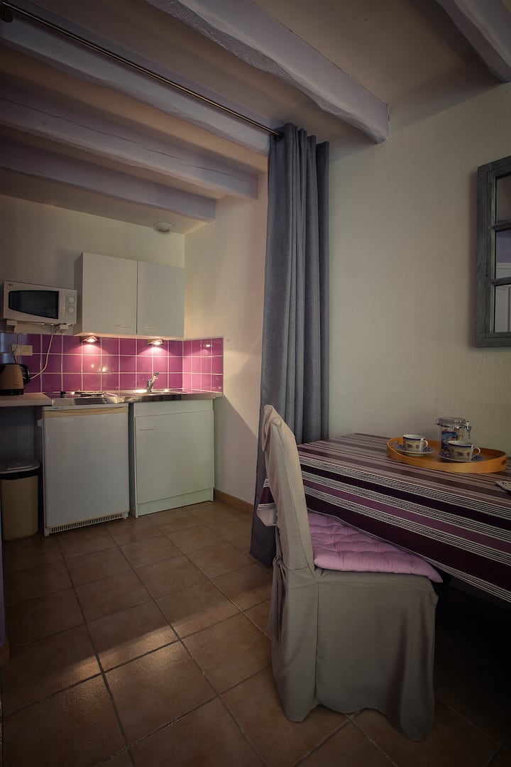 Studio Avec Coin Cuisine Privatif - Doué-la-Fontaine