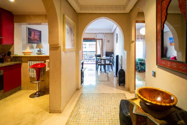 Appartement Luxueux à La Place 16 Novembre -