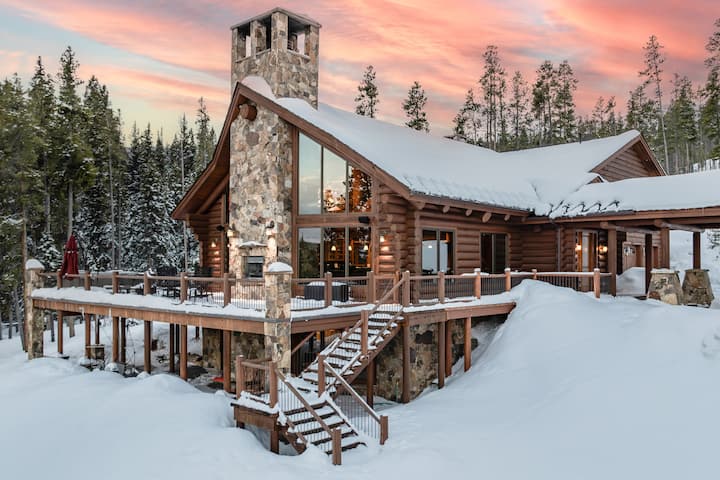 Year Round Perfection! Stunning Log Cabin In Breck - Breckenridge, CO