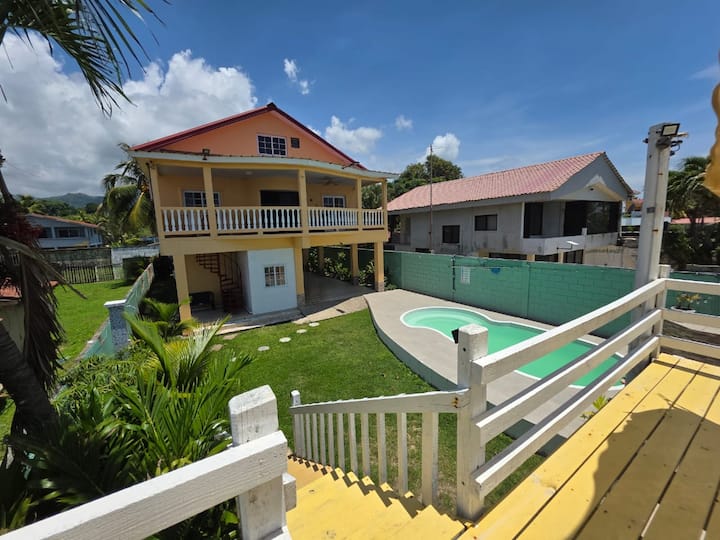 Casa Familiar, Frente Al Mar En Omoa - Puerto Cortés