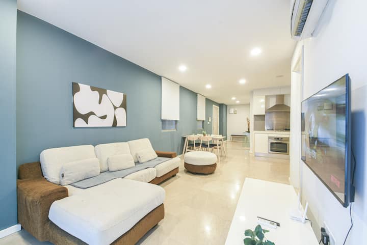 1-8 Pax Cosy 2br 1 Min Pavilion | Netflix & Wifi - Kuala Lumpur
