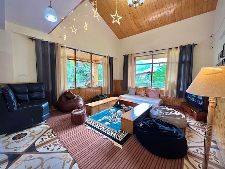 Urban Monk Stay & Cafe- 3 Bedroom Set In Manali - Manali
