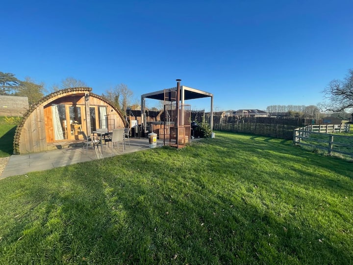 Owl - 1 Bedroom Cabin - Saffron Walden