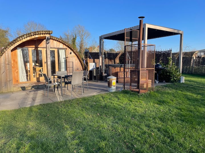 Hedgehog - 1 Bedroom Cabin - Saffron Walden