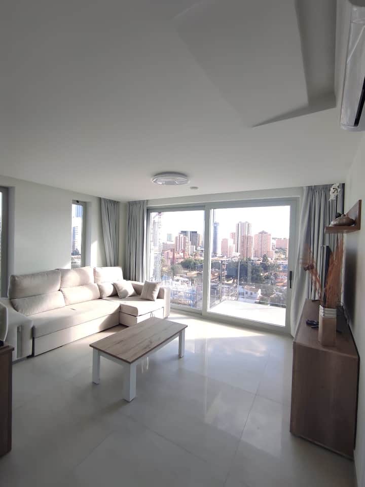 Lujoso Apartamento De 2 Dormitorios - Benidorm