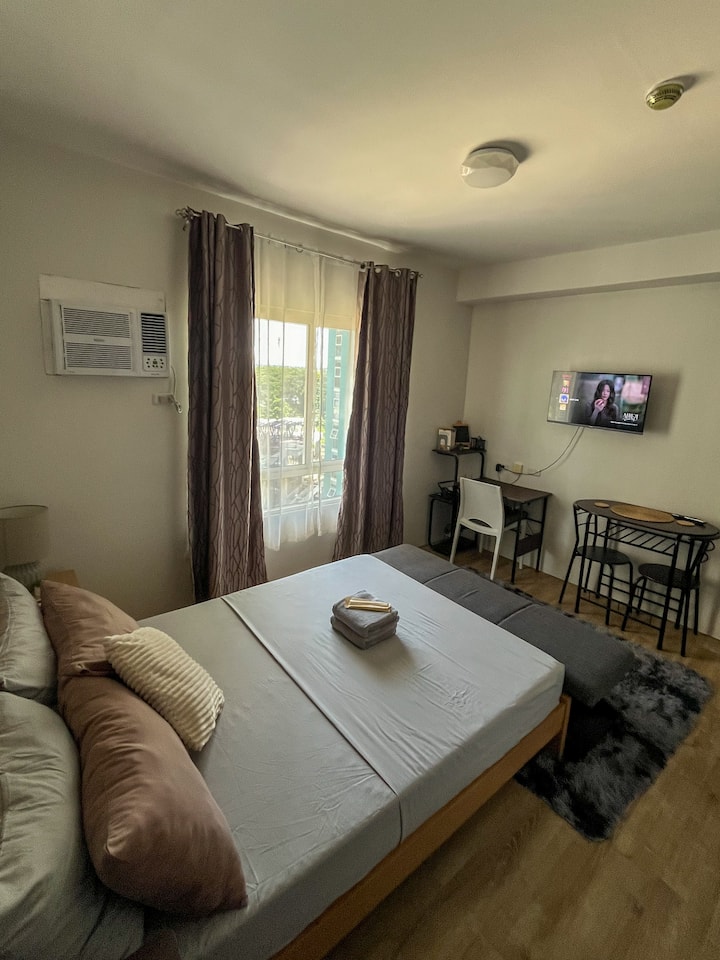 Bacolod Studio W/ Pool | Perfect For Wfh - Bacolod