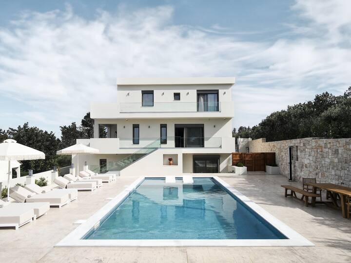 Mamfredas Luxresidence 5bedrooms - Zakynthos