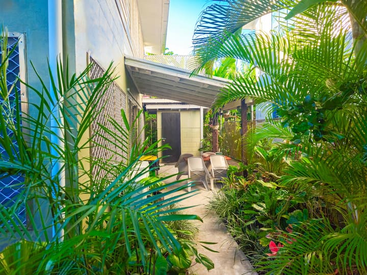 Modern Oasis, Lelata  - 4br, Free-wifi,gym,netflix - Samoa
