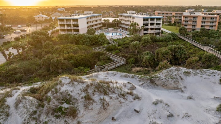 2nd-floor St. Augustine Escape • Renovated Retreat - St. Augustine Beach, FL