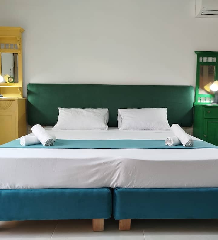 Deluxe Central Street View Suite Sliema - La Valetta