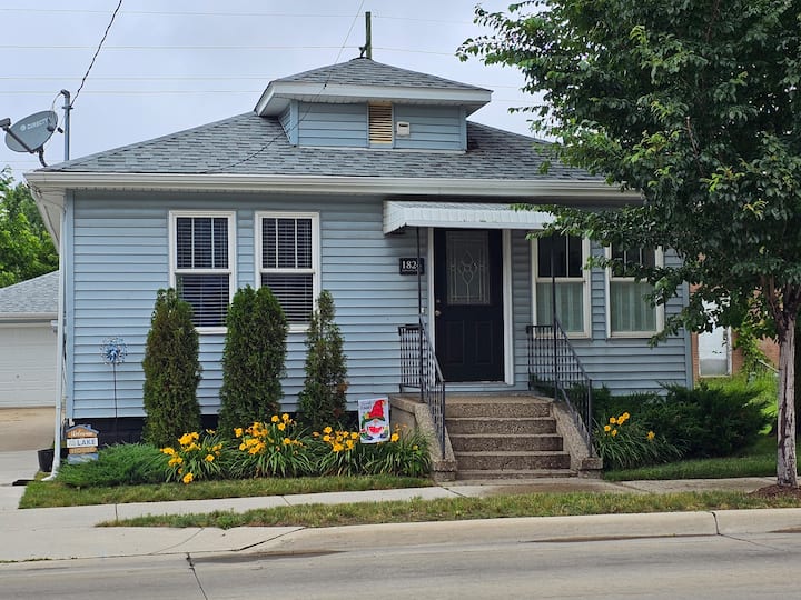 Beautifully Updated, Near Beach, Fenced,no Pet Fee - Muskegon, MI