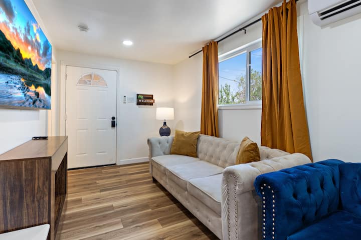 Remodeled, Pet Friendly, Fenced Yard, Disney 15min - Placentia