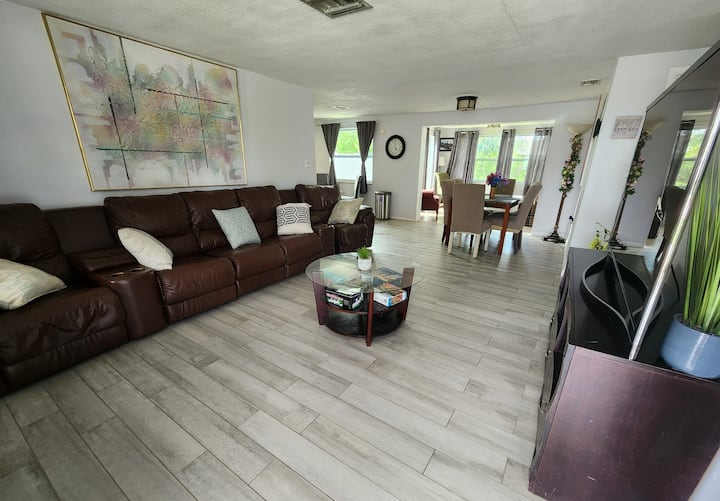Convenient, Close To Sun & Fun! - - Tarpon Springs, FL