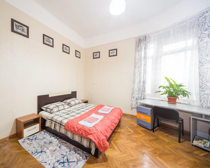 The Square - 2 Bedrooms Apart In Old House - Burgas
